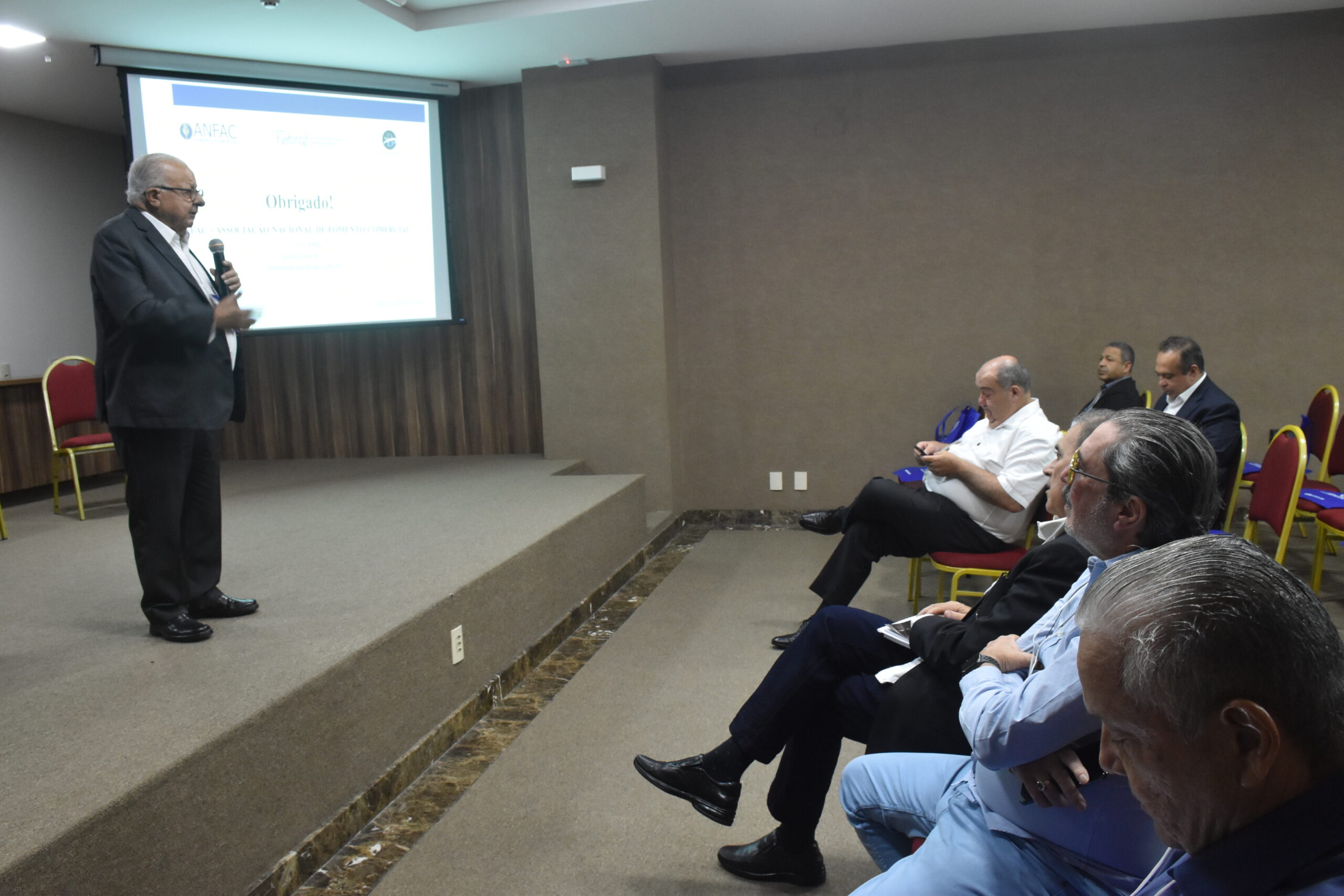 A ANFAC está constantemente em movimento! – Associação Nacional de ...